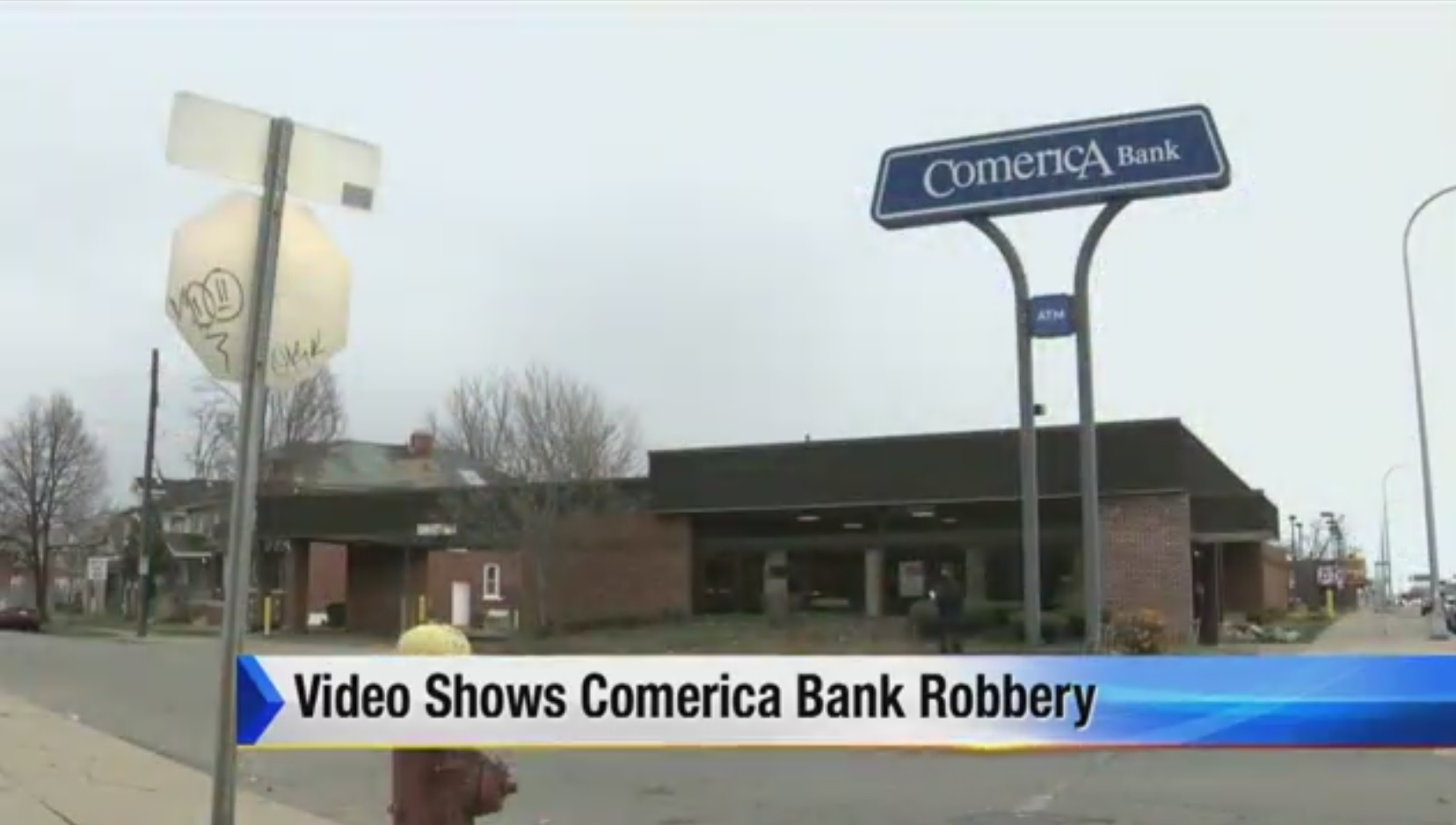 12-year-old robs bank, 16-year-old gets locked in-between bank doors ...